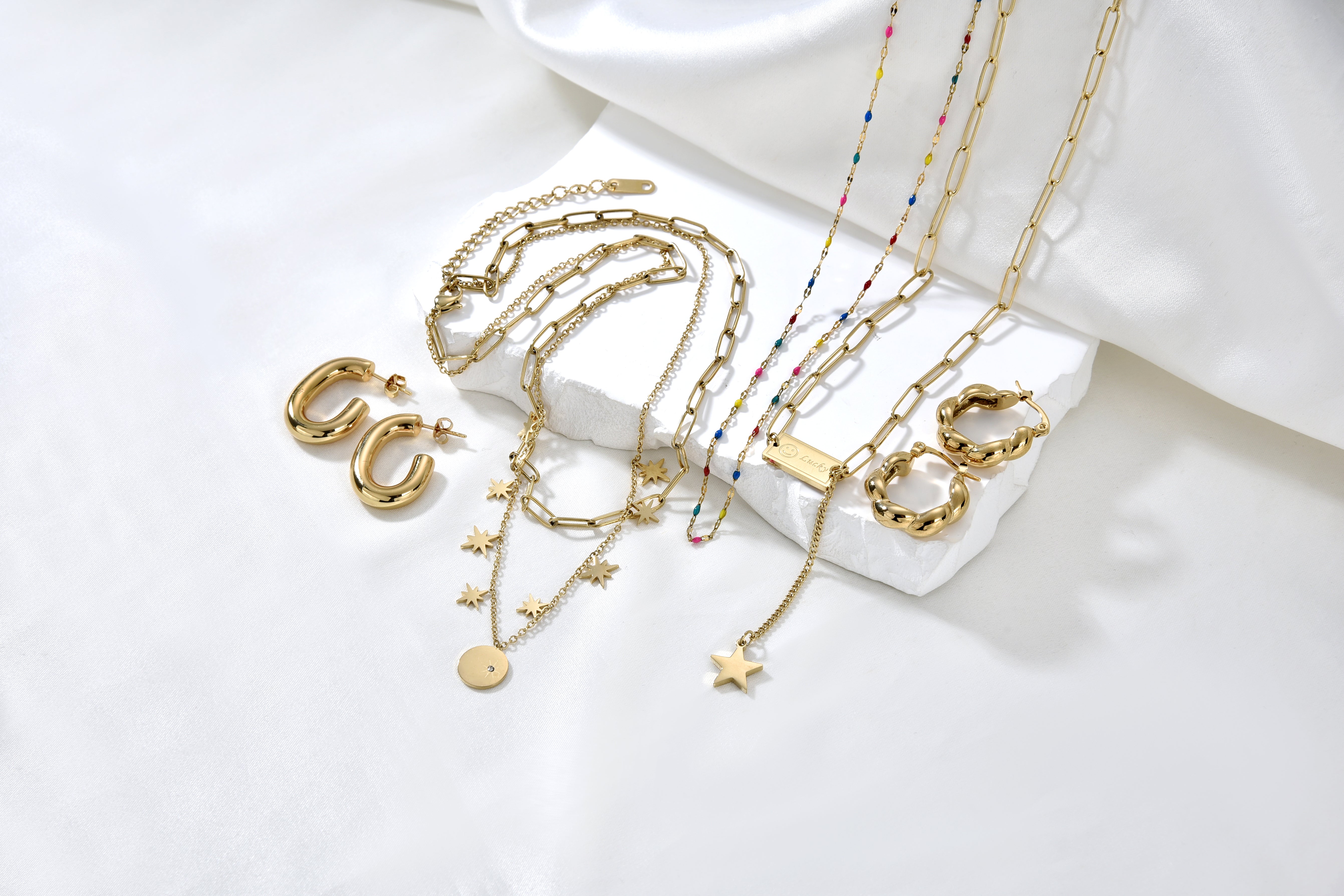 The difference between solid gold, gold-filled, and gold plated ...